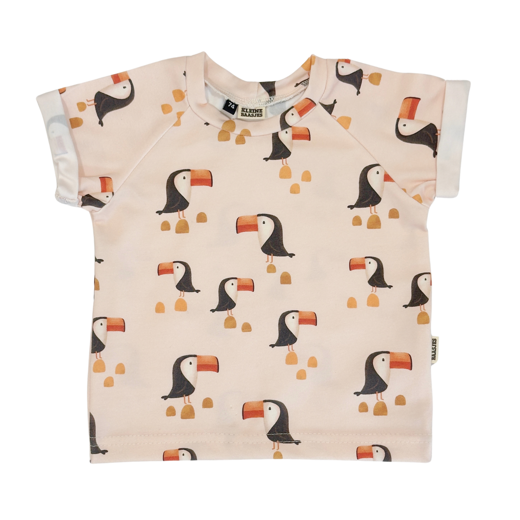 Handgemaakte baby en kinderkleding in de nieuwe lente en zomer collect ...