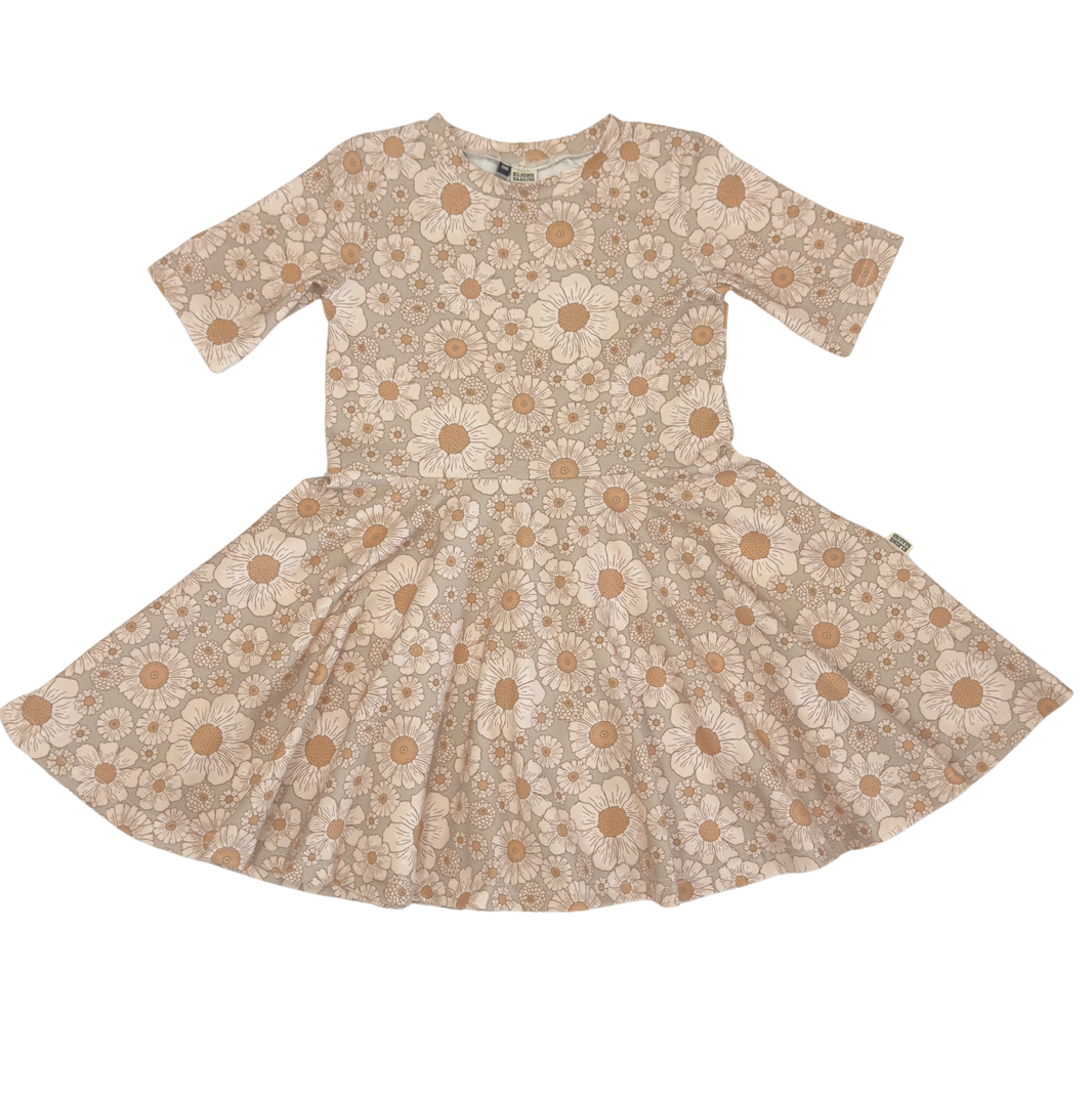 Handgemaakte baby en kinderkleding in de nieuwe lente en zomer collect ...